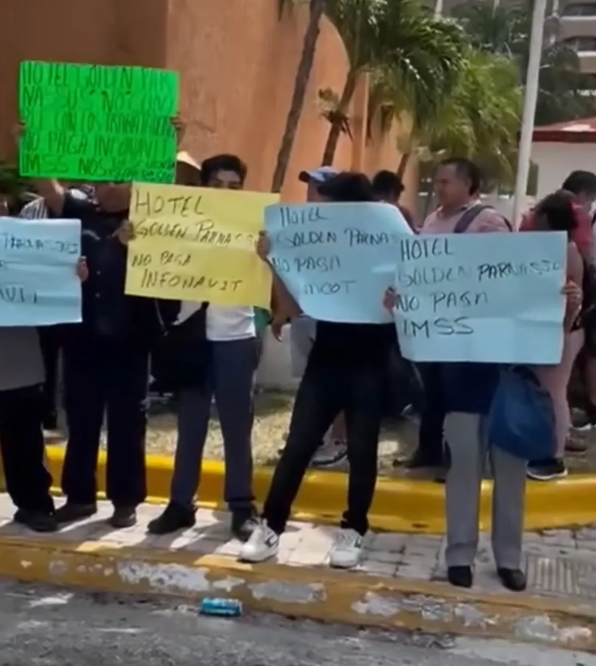 Trabajadores de Golden Parnassus en huelga denuncian falta de salarios