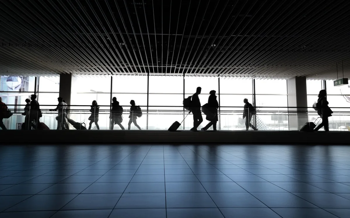 ASUR expande su imperio aeroportuario: compra 20 terminales por 936 MDD